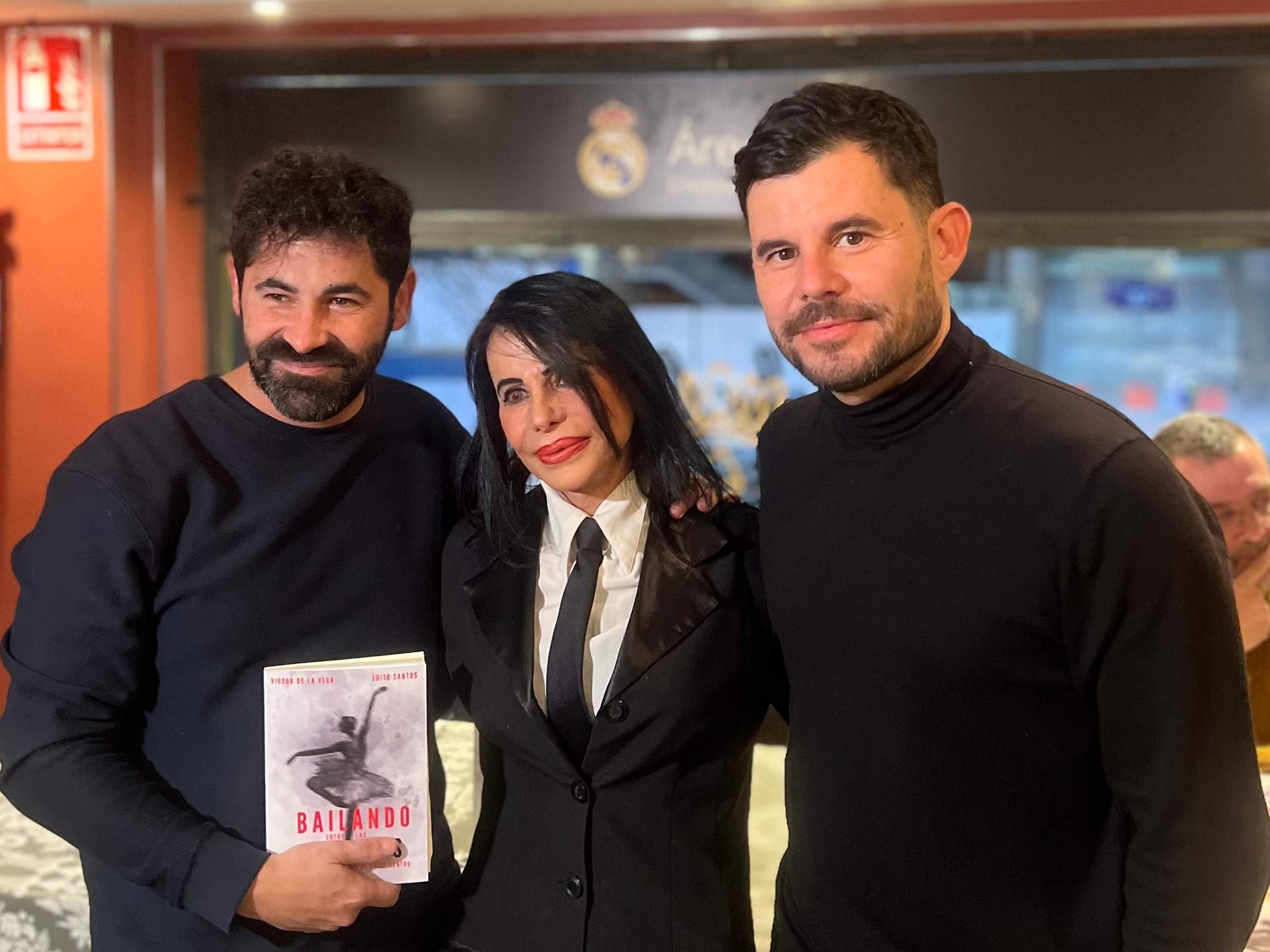 María Edite presenta públicamente su libro 'Bailando en las sombras'